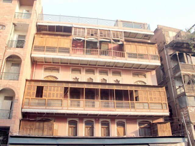 Khan Klub: An iconic building of Mughal era losing architecture ...