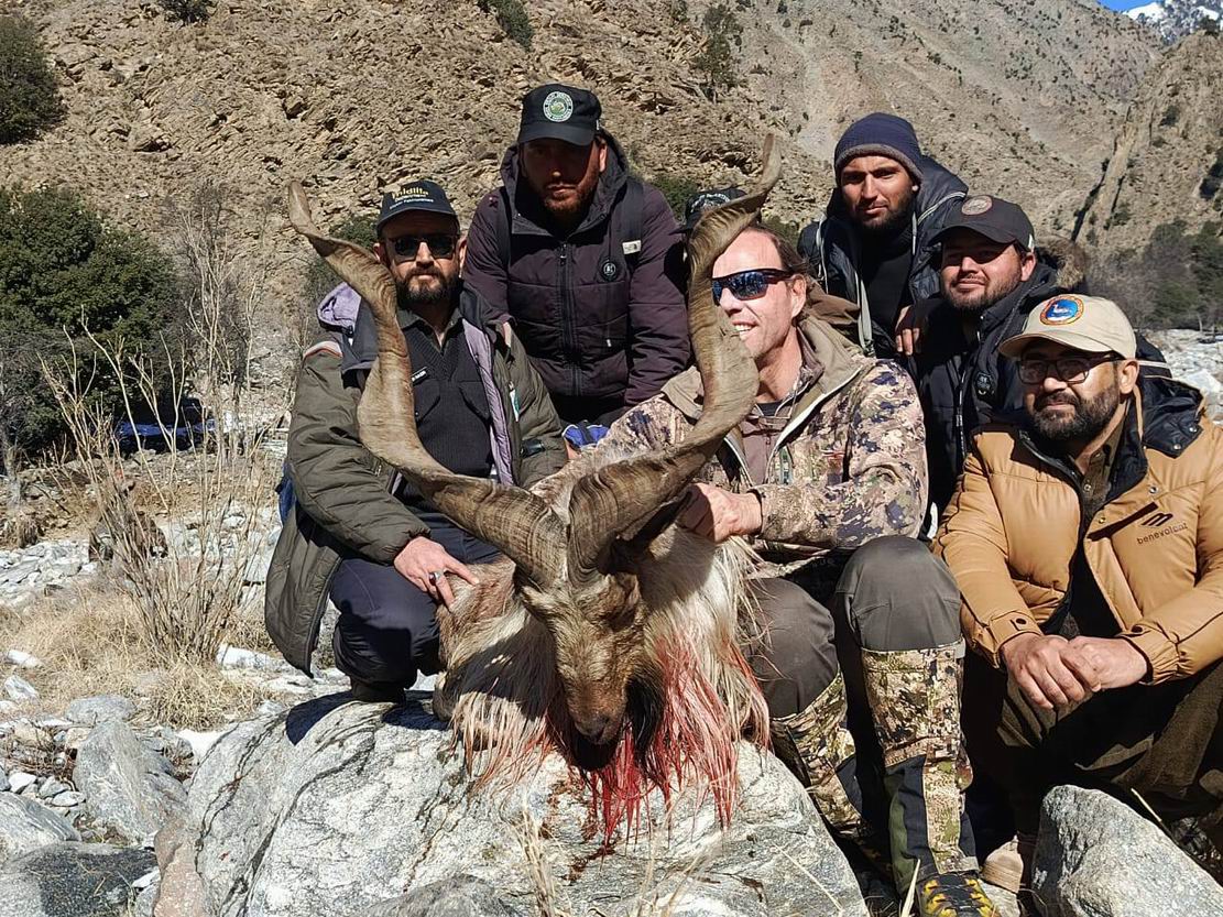 Spanish Hunter Pays 61.219 Million Rupees for Markhor Trophy hunt in ...